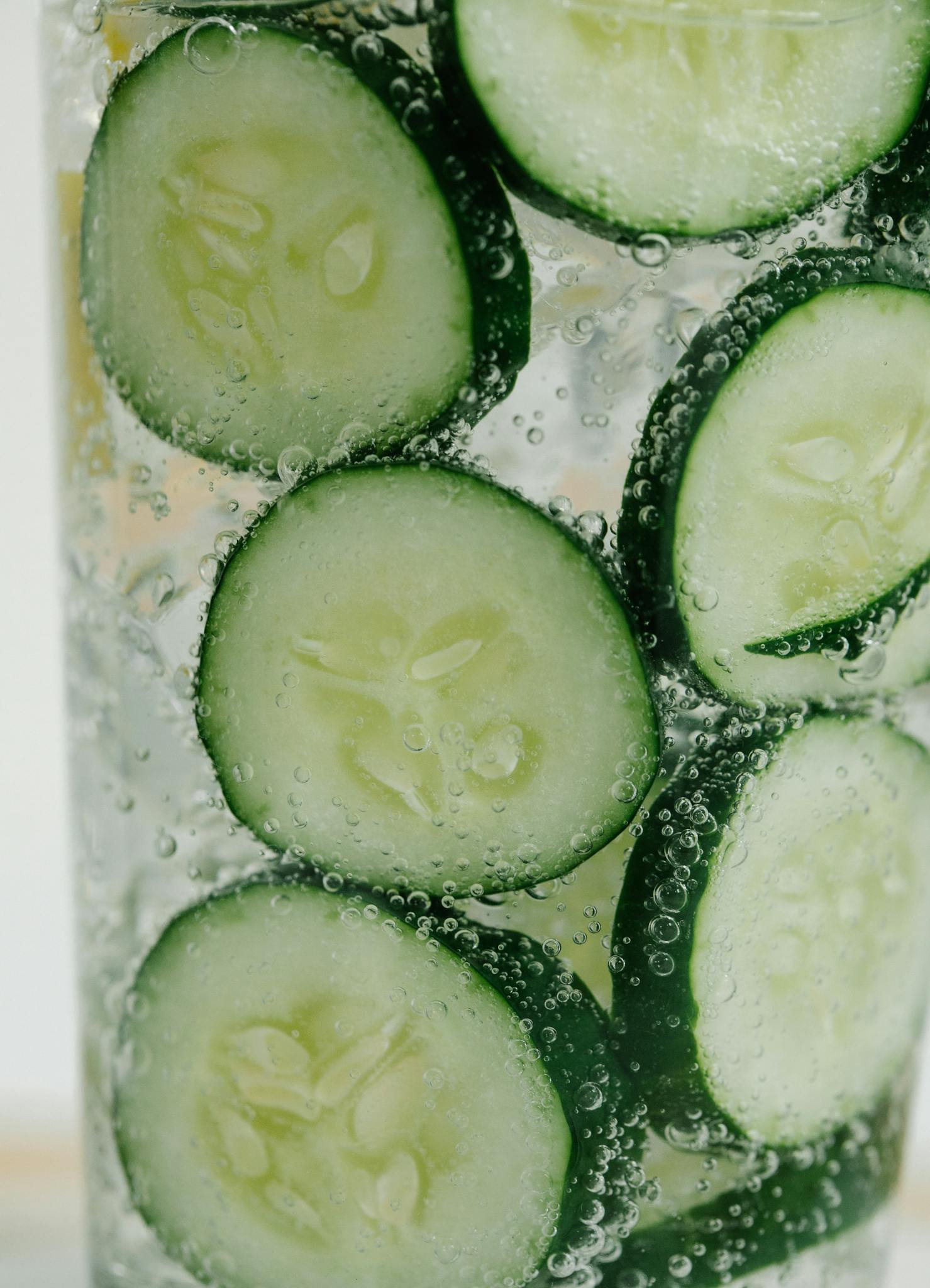 8 Benefits of Cucumber Water and How To Make It - Everlasting April